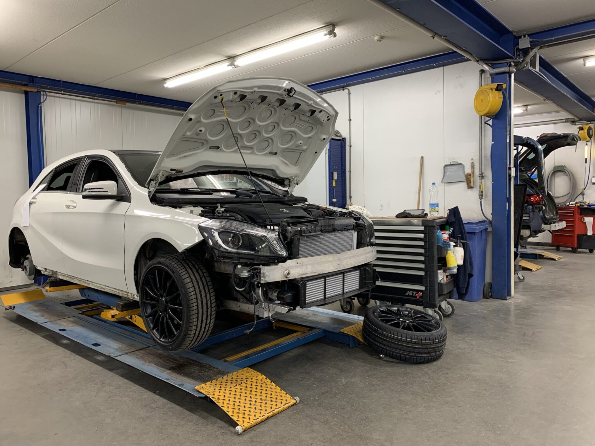 Kleine of grote autoschade herstellen? Van den Berg Autoschade | Zeeland